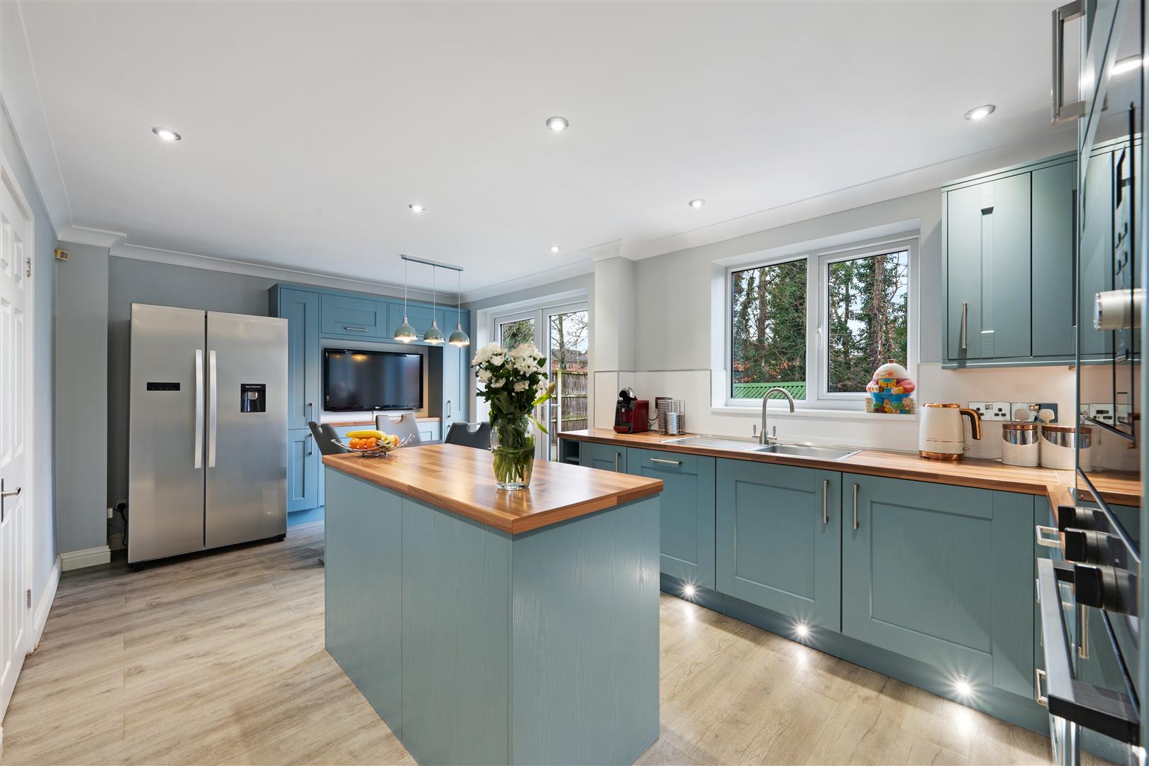 41, Thornton Park Avenue, Telford, TF2 8RF | Estate Agents & Auctioneers